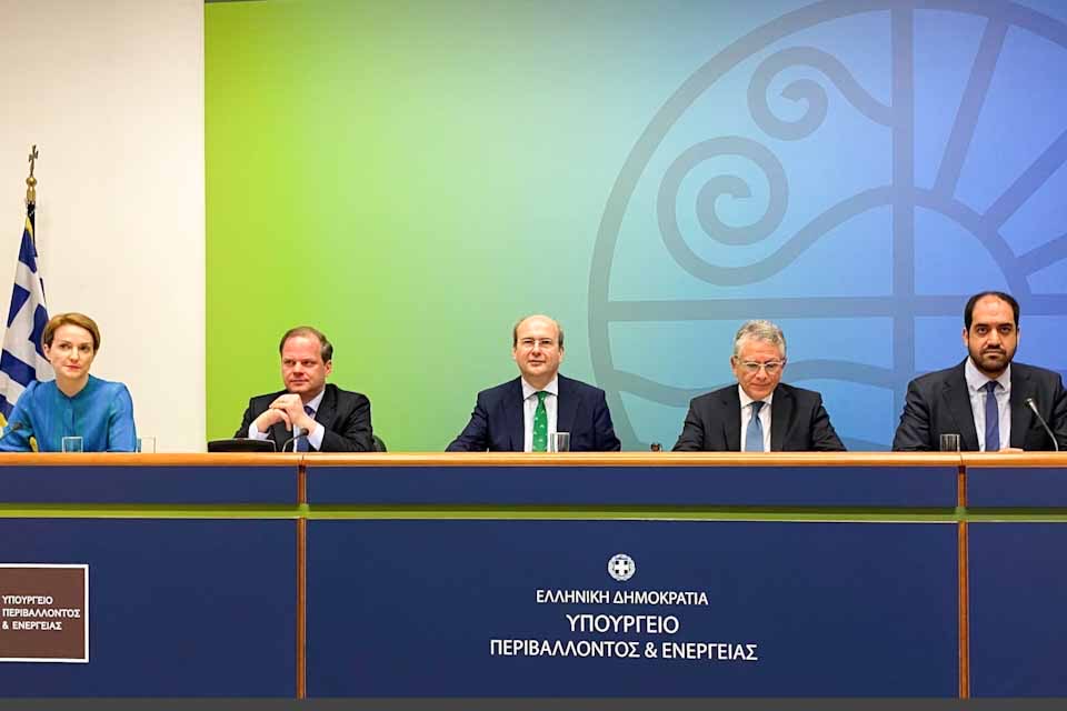 Το 2030 ένα στα τρία αυτοκίνητα να είναι ηλεκτρικά - Energy Up